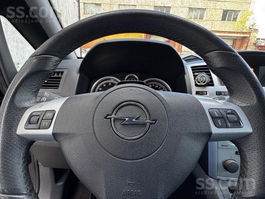 Melns Opel Zafira 2011 Daugavpils, ar dzinēja tilpumu 1.80 L un nobraukumu 0 tūkst. km par 4000 €, foto 18 vietnē AUTOMOTO.COM.LV