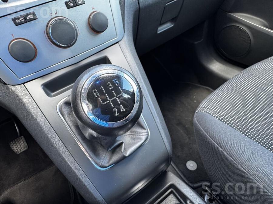 Melns Opel Zafira 2011 Daugavpils, ar dzinēja tilpumu 1.80 L un nobraukumu 0 tūkst. km par 4000 €, foto 20 vietnē AUTOMOTO.COM.LV