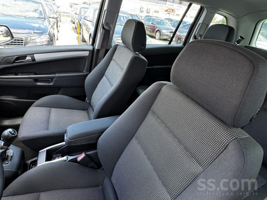 Melns Opel Zafira 2011 Daugavpils, ar dzinēja tilpumu 1.80 L un nobraukumu 0 tūkst. km par 4000 €, foto 24 vietnē AUTOMOTO.COM.LV