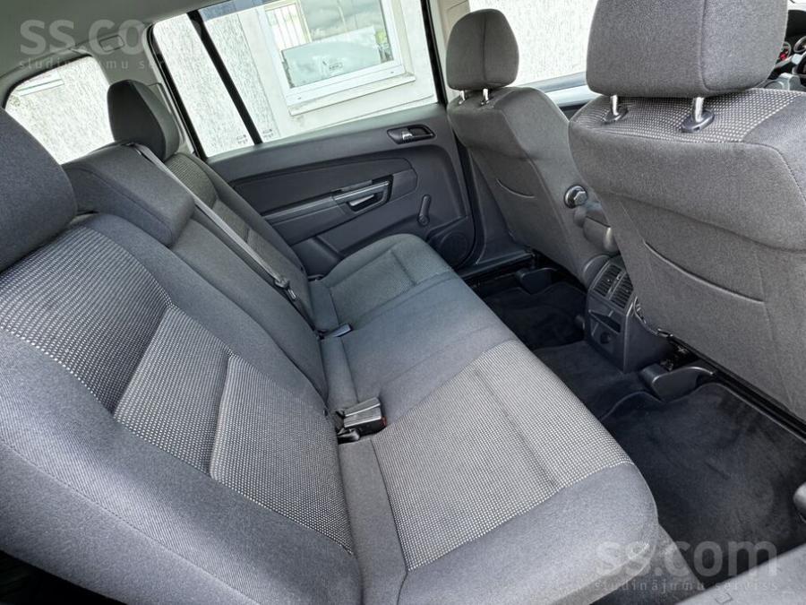Melns Opel Zafira 2011 Daugavpils, ar dzinēja tilpumu 1.80 L un nobraukumu 0 tūkst. km par 4000 €, foto 28 vietnē AUTOMOTO.COM.LV