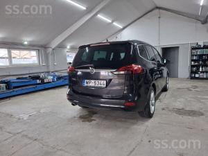 Melns Opel Zafira 2012 Jēkabpils, ar dzinēja tilpumu 2.00 L un nobraukumu 328 tūkst. km par 4500 €, foto 5 vietnē AUTOMOTO.COM.LV