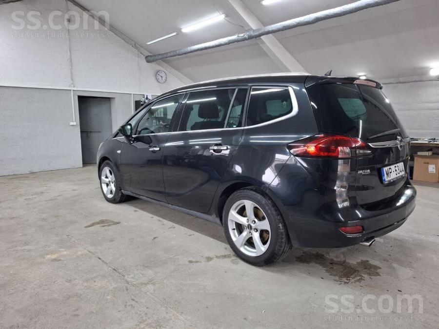 Melns Opel Zafira 2012 Jēkabpils, ar dzinēja tilpumu 2.00 L un nobraukumu 328 tūkst. km par 4500 €, foto 7 vietnē AUTOMOTO.COM.LV