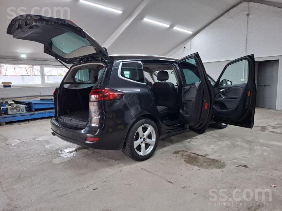 Melns Opel Zafira 2012 Jēkabpils, ar dzinēja tilpumu 2.00 L un nobraukumu 328 tūkst. km par 4500 €, foto 10 vietnē AUTOMOTO.COM.LV
