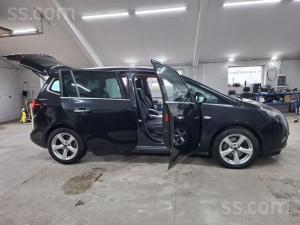 Melns Opel Zafira 2012 Jēkabpils, ar dzinēja tilpumu 2.00 L un nobraukumu 328 tūkst. km par 4500 €, foto 11 vietnē AUTOMOTO.COM.LV