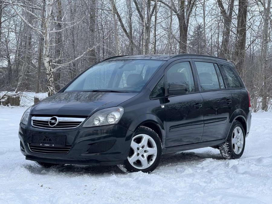 Black Opel Zafira 2012 in Siauliai, with an engine capacity of 1.70 L and mileage of 273 thousand km for 2700 €, photo 1 on AUTOMOTO.COM.LV