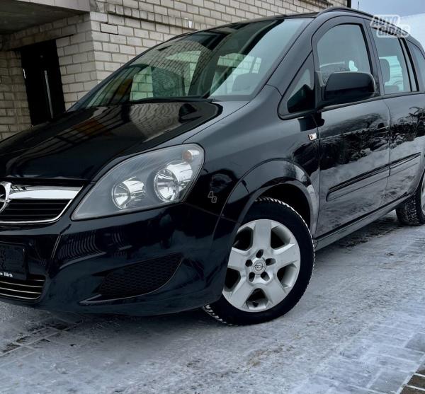 Black Opel Zafira 2012 in Kaunas, with an engine capacity of 1.70 L and mileage of 238 thousand km for 3500 €, photo 1 on AUTOMOTO.COM.LV