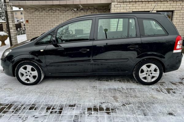 Black Opel Zafira 2012 in Kaunas, with an engine capacity of 1.70 L and mileage of 238 thousand km for 3500 €, photo 8 on AUTOMOTO.COM.LV