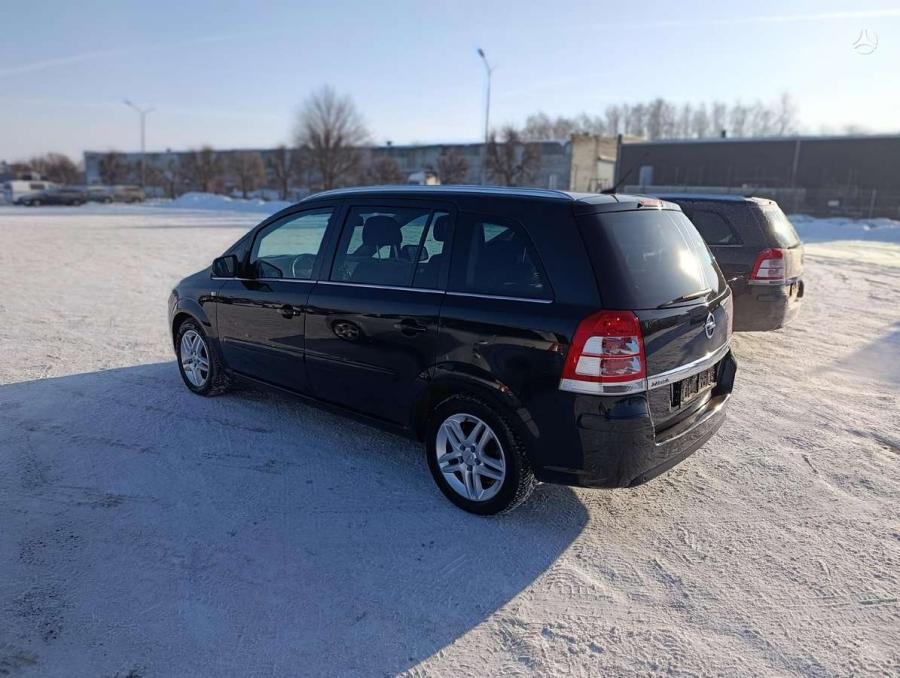 Melns Opel Zafira 2012 Marijampole, ar dzinēja tilpumu 1.70 L un nobraukumu 197 tūkst. km par 3850 €, foto 4 vietnē AUTOMOTO.COM.LV