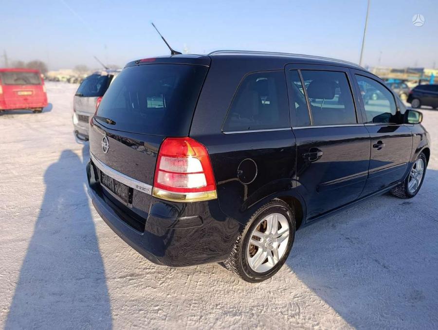 Melns Opel Zafira 2012 Marijampole, ar dzinēja tilpumu 1.70 L un nobraukumu 197 tūkst. km par 3850 €, foto 12 vietnē AUTOMOTO.COM.LV