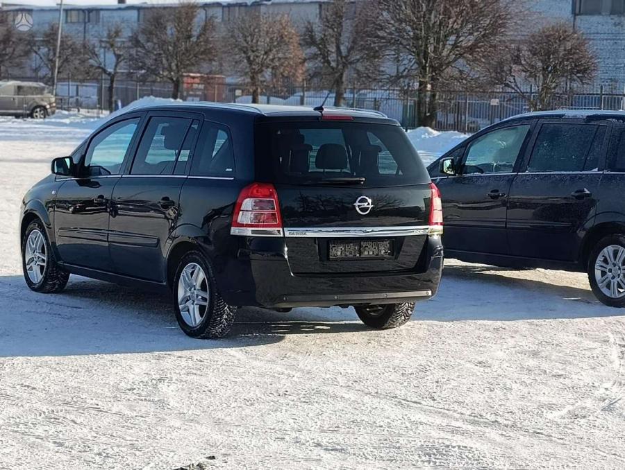 Melns Opel Zafira 2012 Marijampole, ar dzinēja tilpumu 1.70 L un nobraukumu 197 tūkst. km par 3850 €, foto 20 vietnē AUTOMOTO.COM.LV