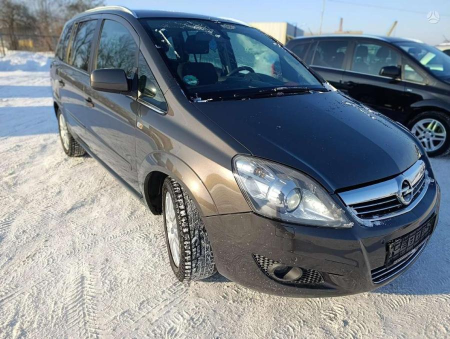 Melns Opel Zafira 2012 Marijampole, ar dzinēja tilpumu 1.70 L un nobraukumu 197 tūkst. km par 3850 €, foto 23 vietnē AUTOMOTO.COM.LV