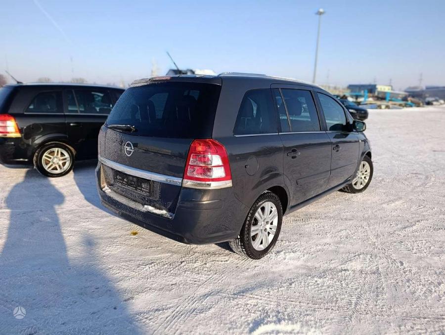 Melns Opel Zafira 2012 Marijampole, ar dzinēja tilpumu 1.70 L un nobraukumu 197 tūkst. km par 3850 €, foto 27 vietnē AUTOMOTO.COM.LV