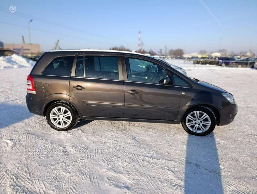 Melns Opel Zafira 2012 Marijampole, ar dzinēja tilpumu 1.70 L un nobraukumu 197 tūkst. km par 3850 €, foto 28 vietnē AUTOMOTO.COM.LV