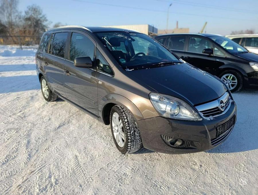 Melns Opel Zafira 2012 Marijampole, ar dzinēja tilpumu 1.70 L un nobraukumu 197 tūkst. km par 3850 €, foto 29 vietnē AUTOMOTO.COM.LV