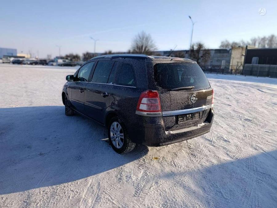 Melns Opel Zafira 2012 Marijampole, ar dzinēja tilpumu 1.70 L un nobraukumu 197 tūkst. km par 3850 €, foto 32 vietnē AUTOMOTO.COM.LV