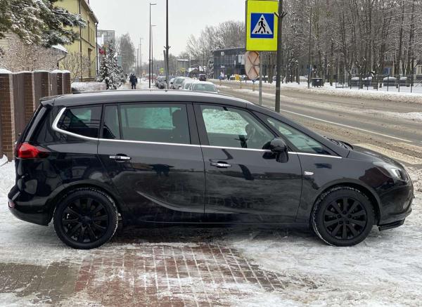 Melns Opel Zafira 2012 Marijampole, ar dzinēja tilpumu 1.96 L un nobraukumu 229 tūkst. km par 6750 €, foto 5 vietnē AUTOMOTO.COM.LV