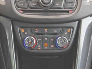 Black Opel Zafira 2012 in Vilnius, with an engine capacity of 2.00 L and mileage of 291 thousand km for 5300 €, photo 17 on AUTOMOTO.COM.LV