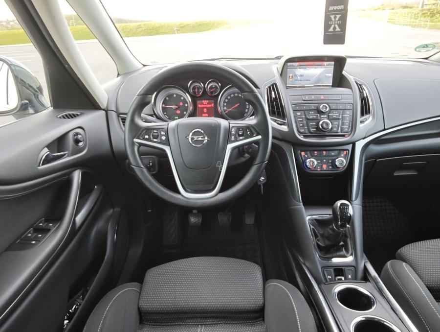 Black Opel Zafira 2012 in Vilnius, with an engine capacity of 2.00 L and mileage of 291 thousand km for 5300 €, photo 18 on AUTOMOTO.COM.LV
