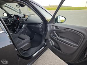 Black Opel Zafira 2012 in Vilnius, with an engine capacity of 2.00 L and mileage of 291 thousand km for 5300 €, photo 23 on AUTOMOTO.COM.LV