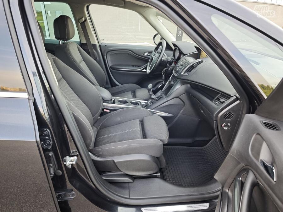 Black Opel Zafira 2012 in Vilnius, with an engine capacity of 2.00 L and mileage of 291 thousand km for 5300 €, photo 24 on AUTOMOTO.COM.LV