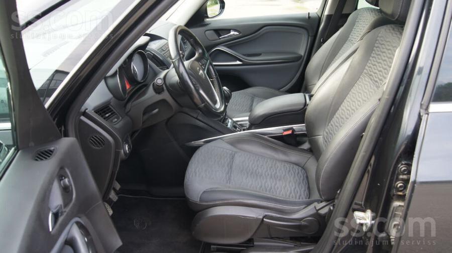 Black Opel Zafira 2012 in Jekabpils, with an engine capacity of 2.00 L and mileage of 331 thousand km for 4750 €, photo 11 on AUTOMOTO.COM.LV