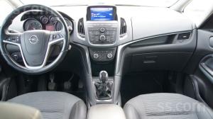Black Opel Zafira 2012 in Jekabpils, with an engine capacity of 2.00 L and mileage of 331 thousand km for 4750 €, photo 16 on AUTOMOTO.COM.LV