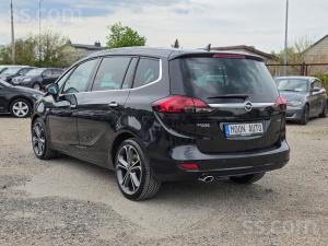 Melns Opel Zafira 2012 Liepāja, ar dzinēja tilpumu 2.00 L un nobraukumu 239 tūkst. km par 6990 €, foto 9 vietnē AUTOMOTO.COM.LV