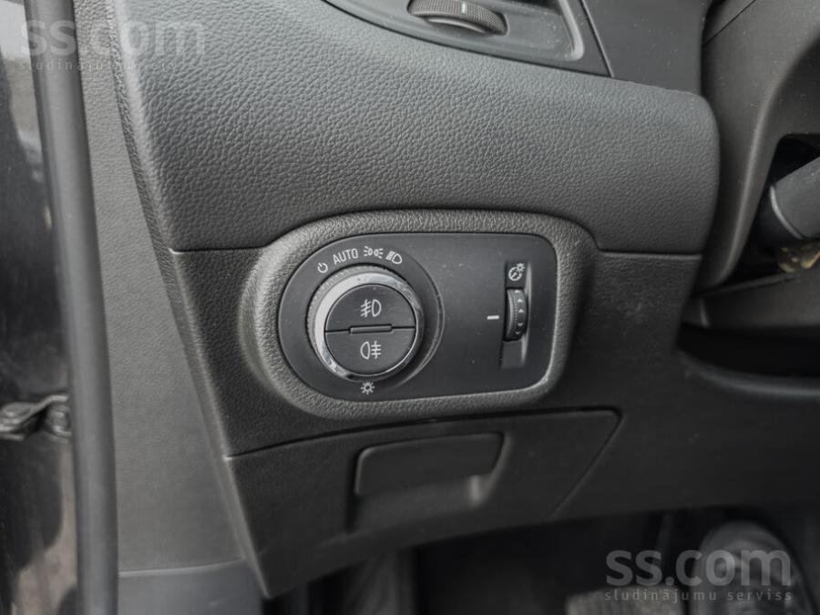 Melns Opel Zafira 2012 Liepāja, ar dzinēja tilpumu 2.00 L un nobraukumu 239 tūkst. km par 6990 €, foto 21 vietnē AUTOMOTO.COM.LV