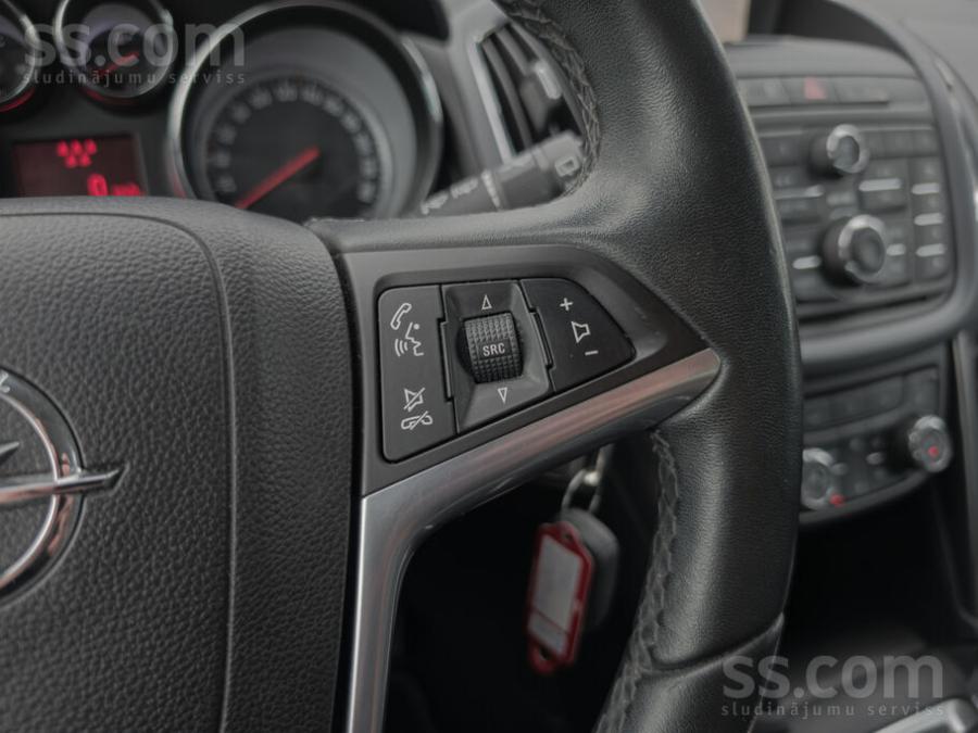 Melns Opel Zafira 2012 Liepāja, ar dzinēja tilpumu 2.00 L un nobraukumu 239 tūkst. km par 6990 €, foto 24 vietnē AUTOMOTO.COM.LV
