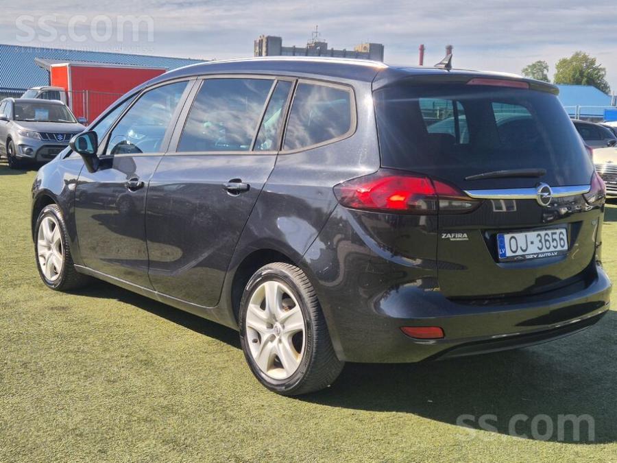 Melns Opel Zafira 2012 Liepāja, ar dzinēja tilpumu 2.00 L un nobraukumu 253 tūkst. km par 4500 €, foto 8 vietnē AUTOMOTO.COM.LV