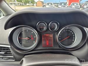 Melns Opel Zafira 2012 Liepāja, ar dzinēja tilpumu 2.00 L un nobraukumu 253 tūkst. km par 4500 €, foto 12 vietnē AUTOMOTO.COM.LV