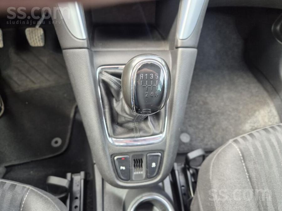 Melns Opel Zafira 2012 Liepāja, ar dzinēja tilpumu 2.00 L un nobraukumu 253 tūkst. km par 4500 €, foto 15 vietnē AUTOMOTO.COM.LV