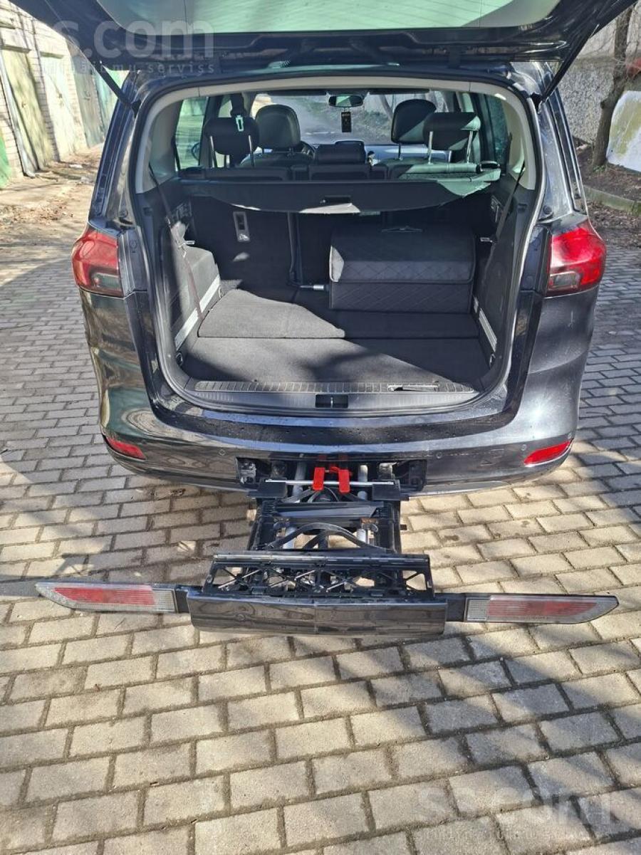 Melns Opel Zafira 2012 Rīga, ar dzinēja tilpumu 2.00 L un nobraukumu 273 tūkst. km par 6000 €, foto 6 vietnē AUTOMOTO.COM.LV