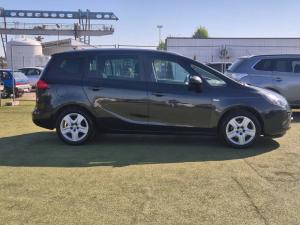 Melns Opel Zafira 2012 Liepāja, ar dzinēja tilpumu 2.00 L un nobraukumu 253 tūkst. km par 4500 €, foto 5 vietnē AUTOMOTO.COM.LV