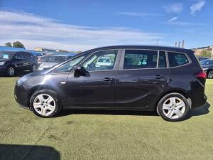 Melns Opel Zafira 2012 Liepāja, ar dzinēja tilpumu 2.00 L un nobraukumu 253 tūkst. km par 4500 €, foto 9 vietnē AUTOMOTO.COM.LV