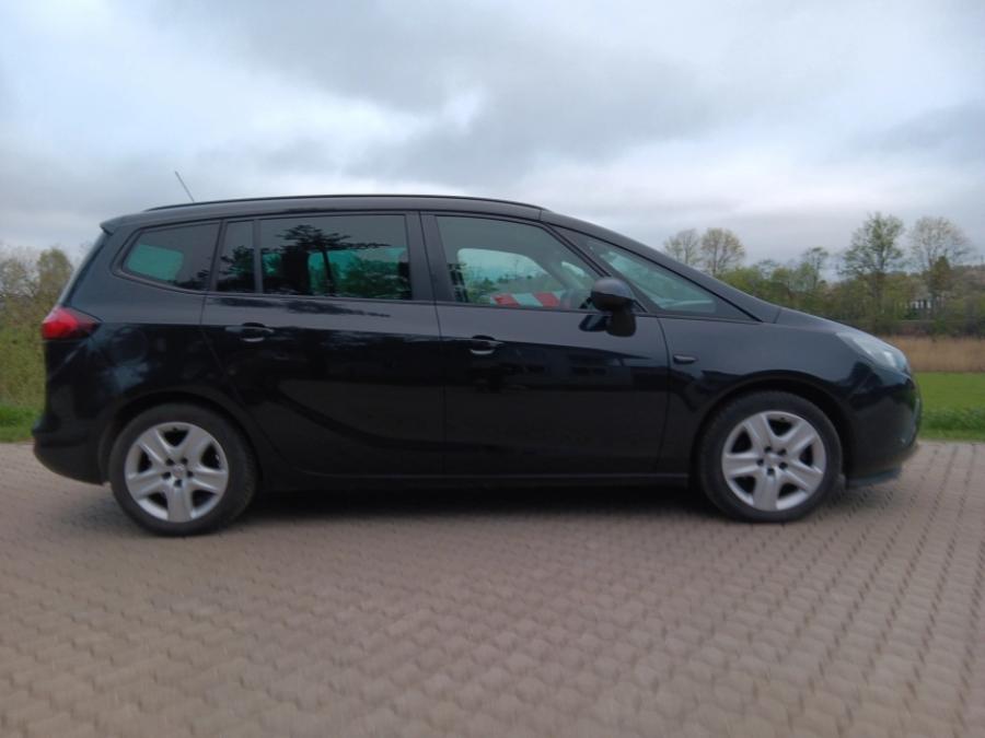 Melns Opel Zafira 2012 Rīga, ar dzinēja tilpumu 2.00 L un nobraukumu 208 tūkst. km par 6200 €, foto 12 vietnē AUTOMOTO.COM.LV