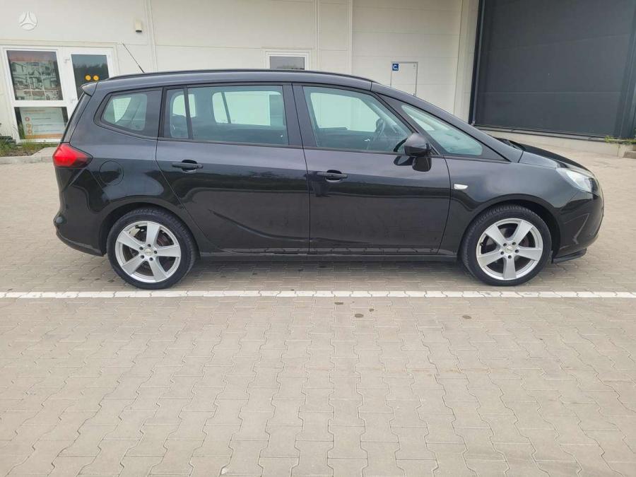 Black Opel Zafira 2012 in Vilnius, with an engine capacity of 1.80 L and mileage of 169 thousand km for 5650 €, photo 10 on AUTOMOTO.COM.LV