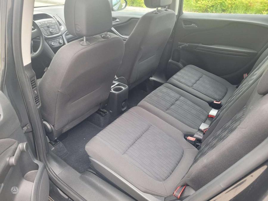 Black Opel Zafira 2012 in Vilnius, with an engine capacity of 1.80 L and mileage of 169 thousand km for 5650 €, photo 15 on AUTOMOTO.COM.LV