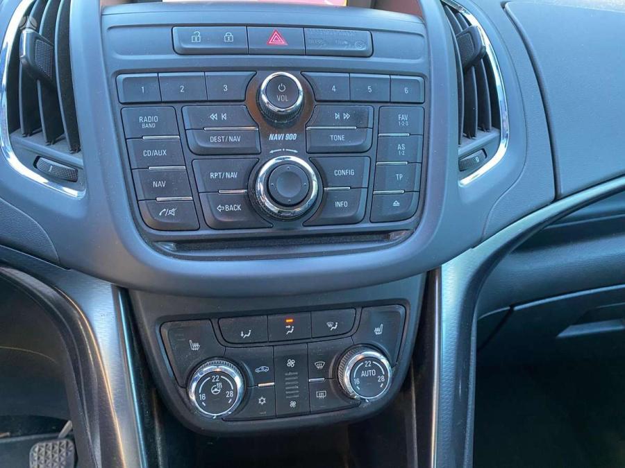 Black Opel Zafira 2012 in Raseiniai, with an engine capacity of 1.91 L and mileage of 300 thousand km for 4300 €, photo 14 on AUTOMOTO.COM.LV