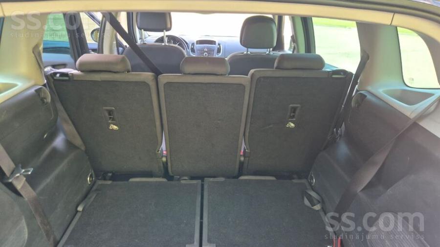 Melns Opel Zafira 2012 Bauska, ar dzinēja tilpumu 2.00 L un nobraukumu 319 tūkst. km par 4100 €, foto 3 vietnē AUTOMOTO.COM.LV