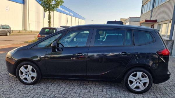 Black Opel Zafira 2012 in Raseiniai, with an engine capacity of 2.00 L and mileage of 314 thousand km for 3300 €, photo 2 on AUTOMOTO.COM.LV