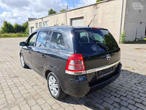Black Opel Zafira 2012 in Marijampole, with an engine capacity of 1.80 L and mileage of 245 thousand km for 2850 €, photo 5 on AUTOMOTO.COM.LV