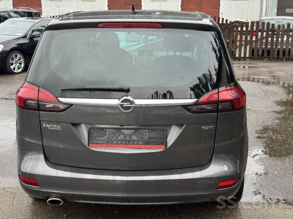 Opel Zafira 2012 Rīga vietnē Melns Opel Zafira 2012 Rīga, ar dzinēja tilpumu 2.00 L un nobraukumu 217 tūkst. km par 6750 €, foto 7 vietnē AUTOMOTO.COM.LV