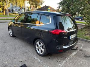 Black Opel Zafira 2012 in Daugavpils, with an engine capacity of 2.00 L and mileage of 211 thousand km for 5990 €, photo 7 on AUTOMOTO.COM.LV