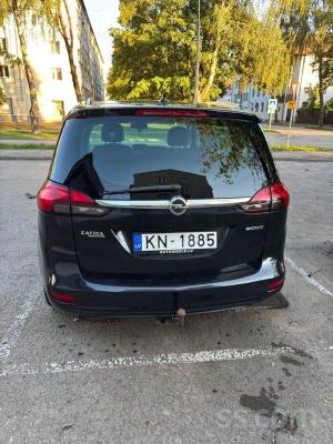 Black Opel Zafira 2012 in Daugavpils, with an engine capacity of 2.00 L and mileage of 211 thousand km for 5990 €, photo 8 on AUTOMOTO.COM.LV