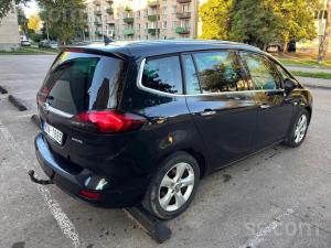 Black Opel Zafira 2012 in Daugavpils, with an engine capacity of 2.00 L and mileage of 211 thousand km for 5990 €, photo 9 on AUTOMOTO.COM.LV