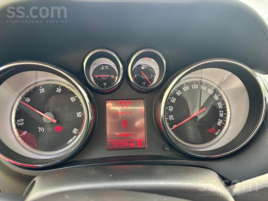 Black Opel Zafira 2012 in Daugavpils, with an engine capacity of 2.00 L and mileage of 211 thousand km for 5990 €, photo 11 on AUTOMOTO.COM.LV