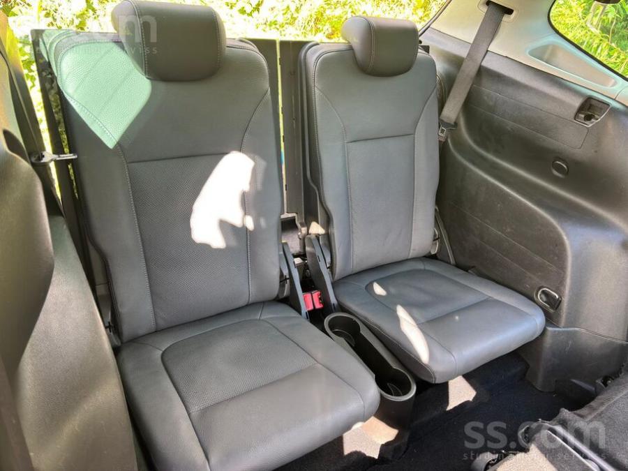Black Opel Zafira 2012 in Daugavpils, with an engine capacity of 2.00 L and mileage of 211 thousand km for 5990 €, photo 19 on AUTOMOTO.COM.LV