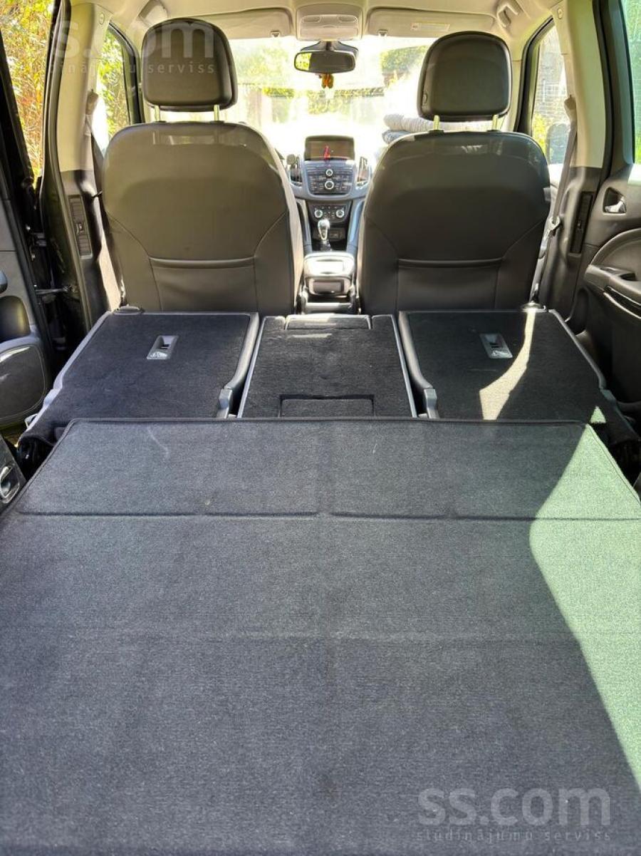 Black Opel Zafira 2012 in Daugavpils, with an engine capacity of 2.00 L and mileage of 211 thousand km for 5990 €, photo 20 on AUTOMOTO.COM.LV