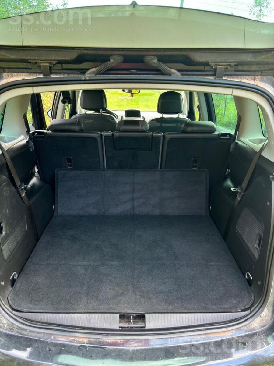 Black Opel Zafira 2012 in Daugavpils, with an engine capacity of 2.00 L and mileage of 211 thousand km for 5990 €, photo 21 on AUTOMOTO.COM.LV